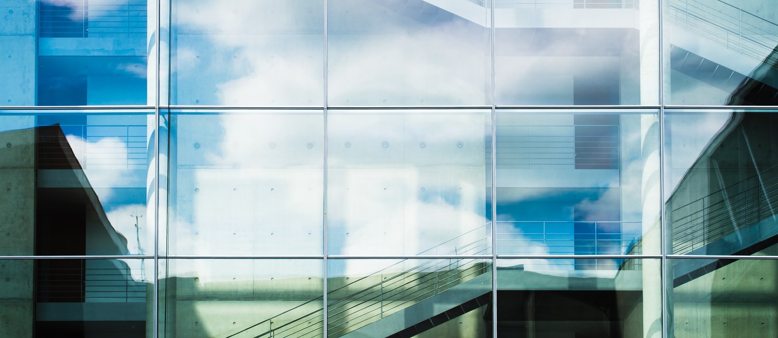 Selenium is used to add which color to glass?