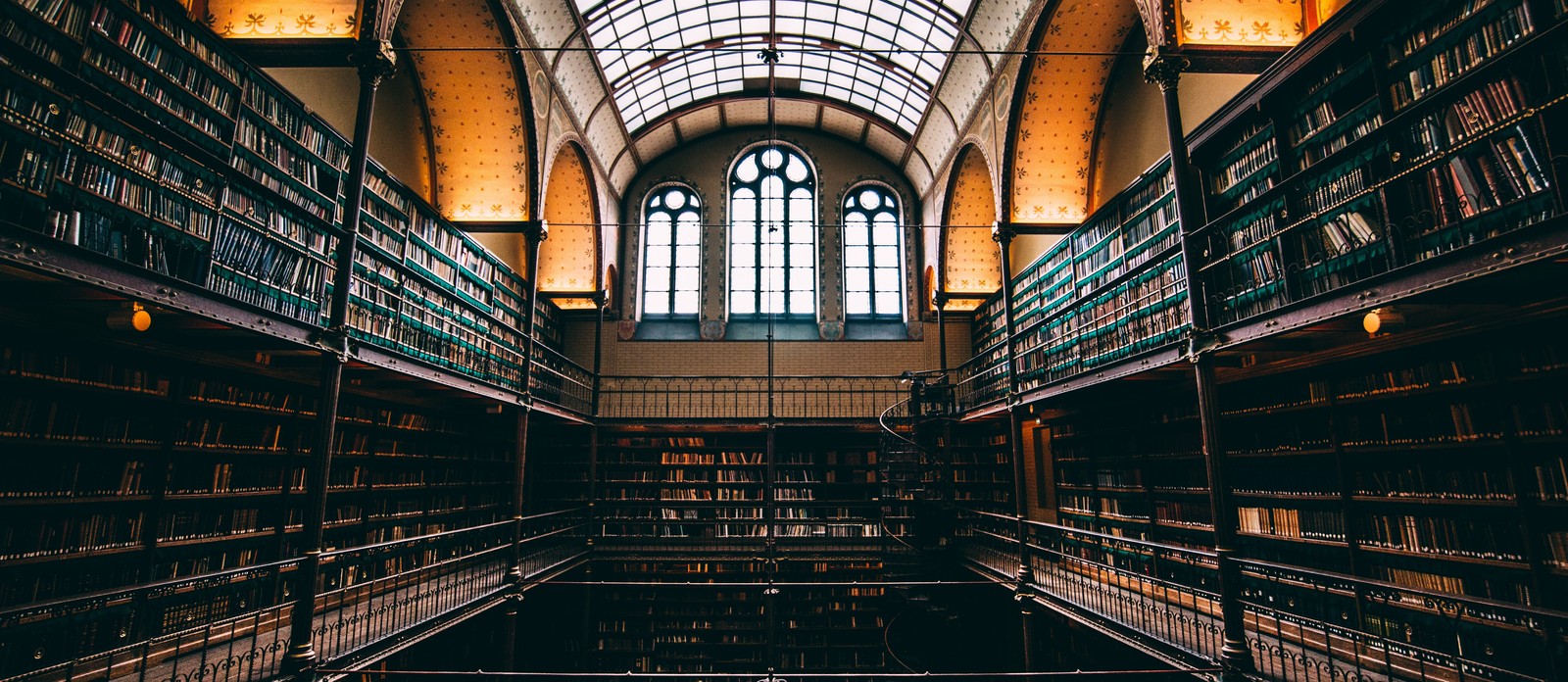 What is the largest national library in the U.S.?